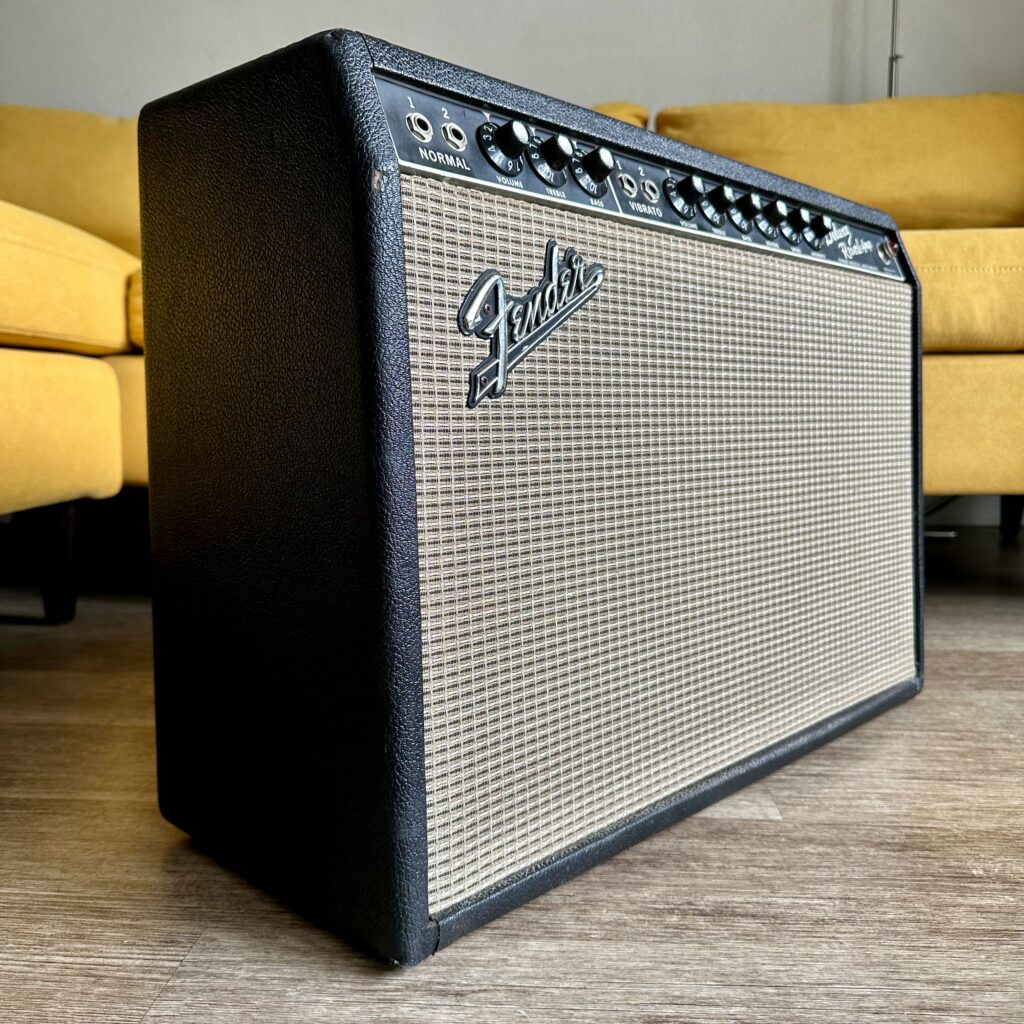 Vintage 1967 Fender Deluxe Reverb Black Face 22-Watt 1×12″ Amplifier ...