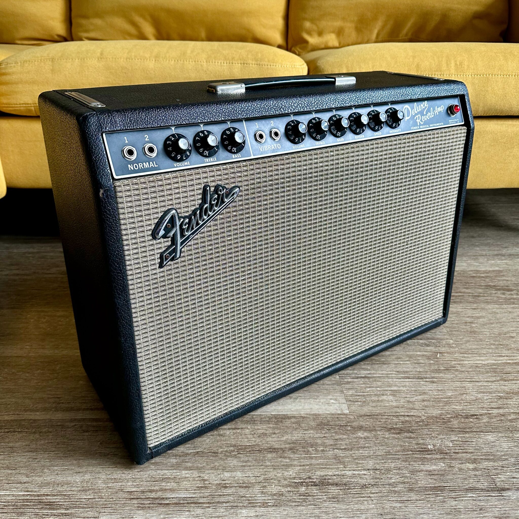 Vintage 1967 Fender Deluxe Reverb Black Face 22-Watt 1×12″ Amplifier ...