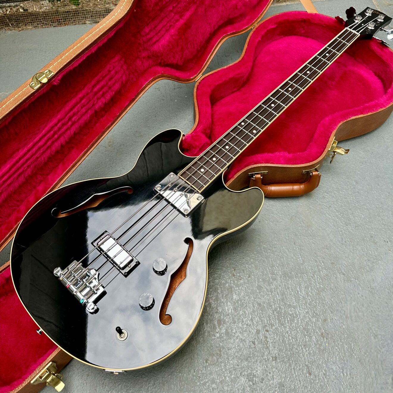 2013 Gibson Midtown Standard Bass Ebony - I Want That Guitar