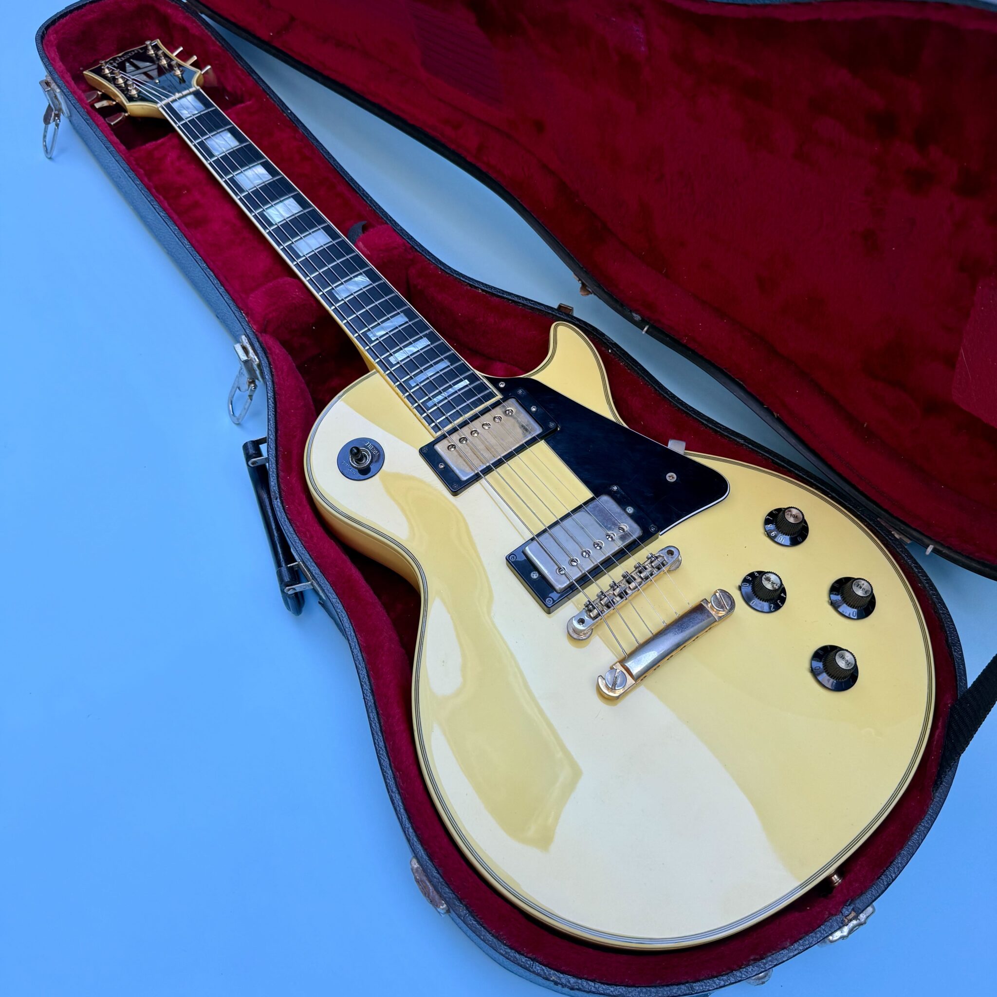 Vintage 1973 Gibson Les Paul Custom Alpine White - I Want That Guitar
