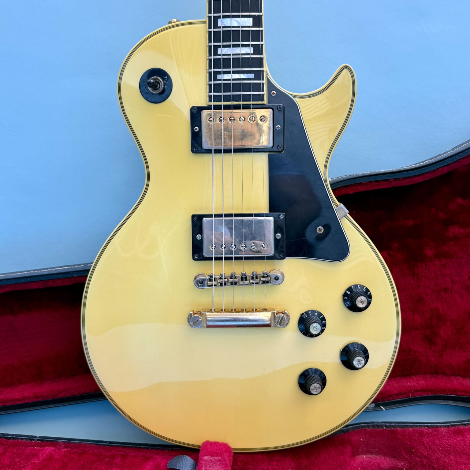 Vintage 1973 Gibson Les Paul Custom Alpine White - I Want That Guitar